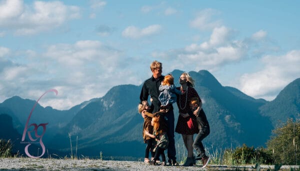 How to Grow a Close-Knit Family - Kindred Grace